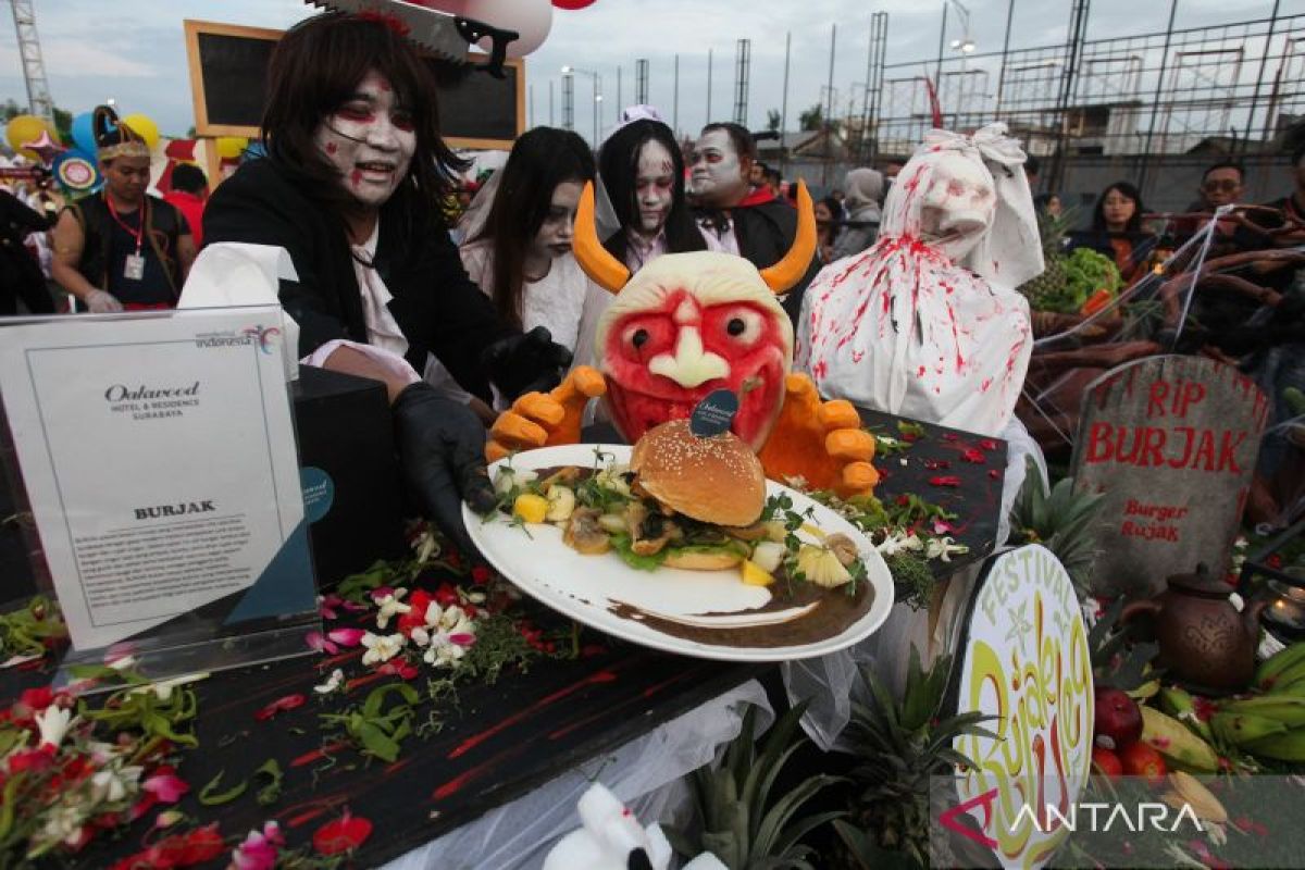 Semarak Festival Rujak Uleg 2025, Surabaya rayakan ulang tahun Ke-732 ...