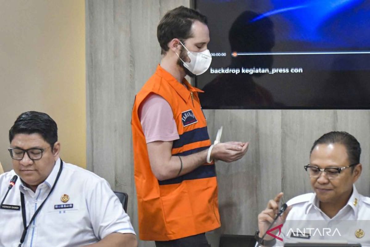 Ditjen Imigrasi tangkap warga negara AS yang produksi video pornografi di Indonesia - ANTARA News