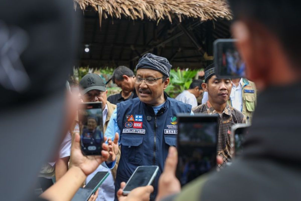 Mensos tinjau kawasan kumuh yang jadi taman edukasi di Kota Serang - ANTARA News