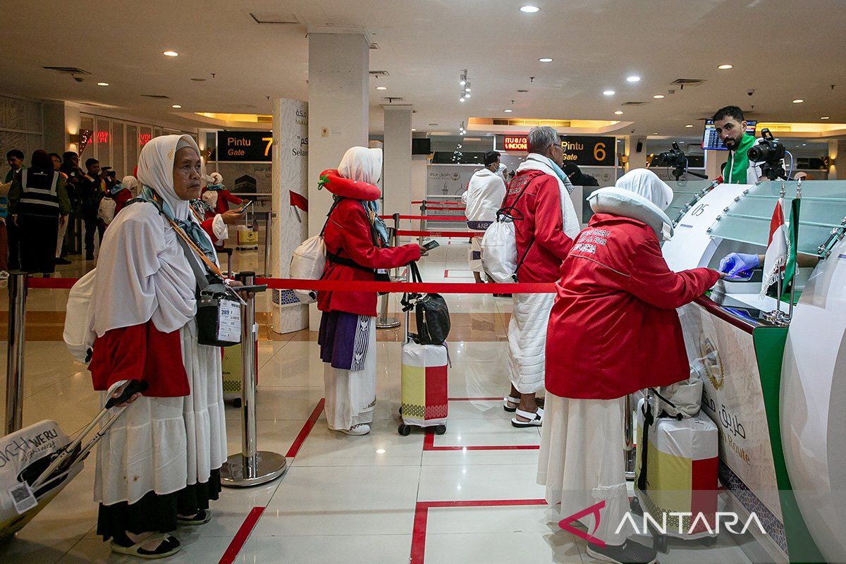 Layanan Fast Track Haji Makkah Route memudahkan jamaah haji dalam ...