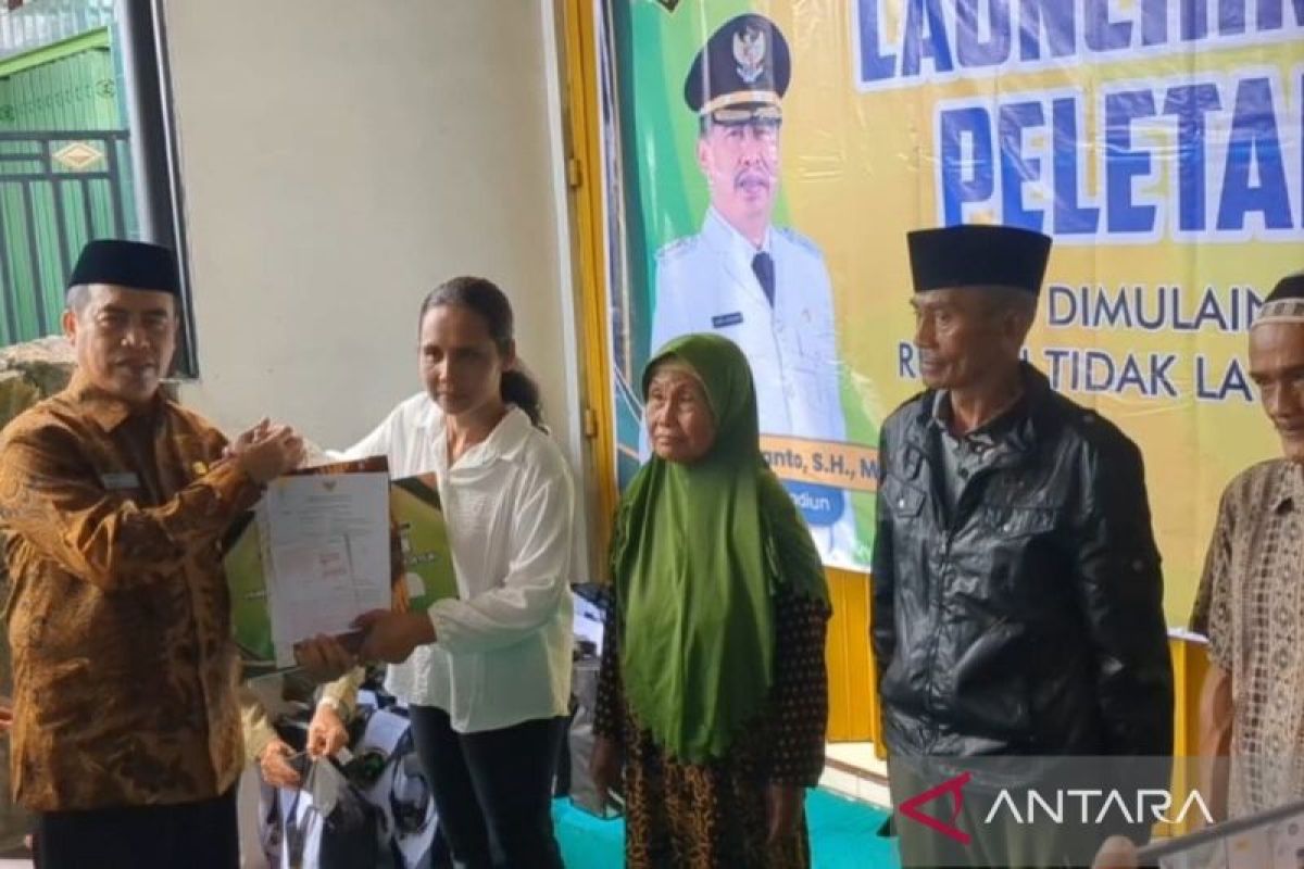 Pemerintah Kabupaten Madiun renovasi 221 unit RTLH pada 2025 - ANTARA ...