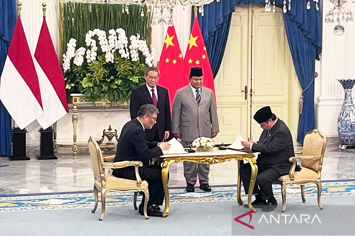 Prabowo dan Li Qiang saksikan penandatanganan empat kerja sama ekonomi ...