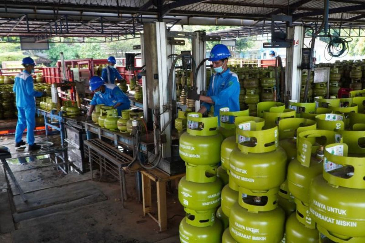 Pertamina Patra Niaga JBT pastikan pasokan energi aman jelang libur panjang - ANTARA News ...