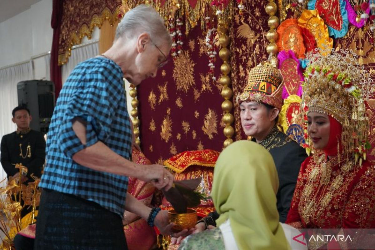 KBRI Manila promosi budaya dengan hadirkan pernikahan adat Aceh - ANTARA News