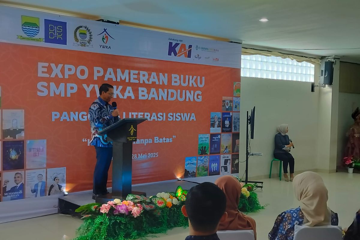 KAI Dukung Ekspresi Literasi Pelajar Bandung di Expo Buku SMP YWKA ...