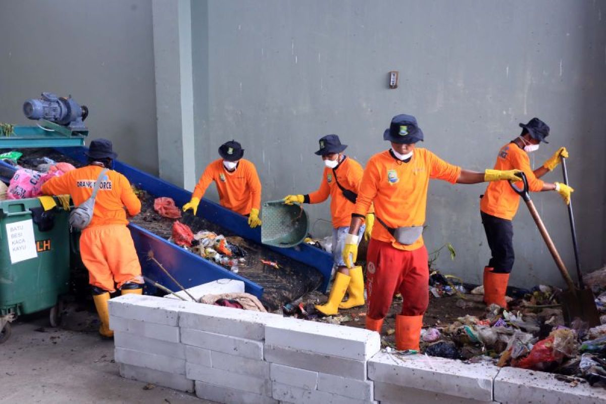 Pemkot Tangerang tambah pengiriman bahan bakar RDF ke industri - ANTARA ...