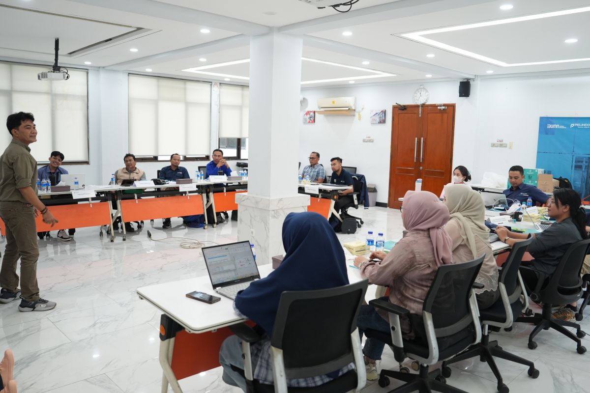 Prioritaskan keselamatan pekerja, SPSL sertifikasi petugas P3K - ANTARA ...