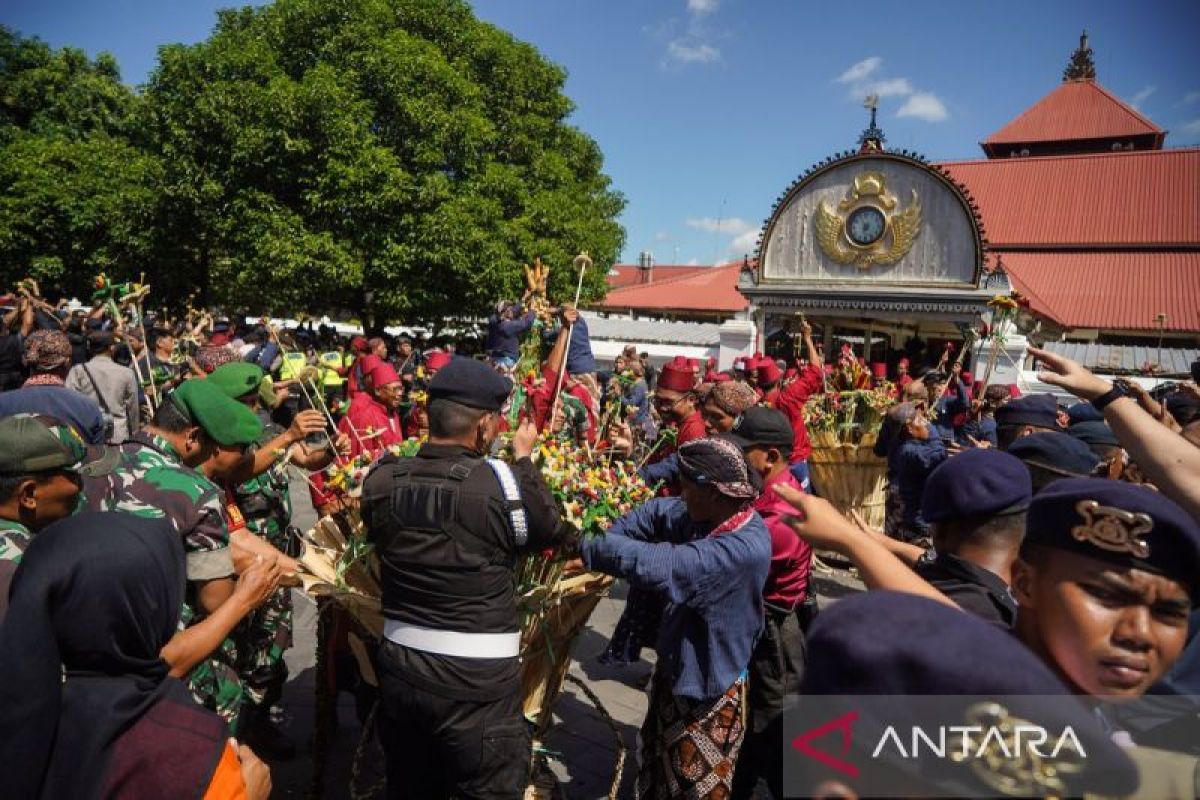 Keraton Yogyakarta gelar tradisi grebeg besar sebagai simbol sedekah ...