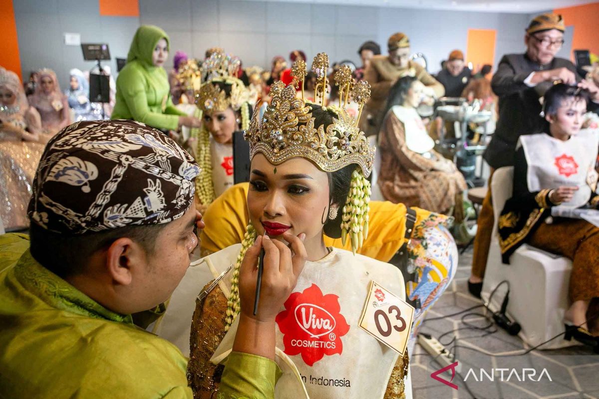 Lomba merias pengantin adat Nusantara bukti upaya pelestarian budaya ...