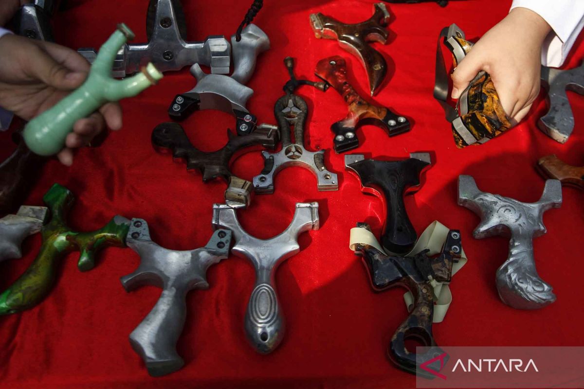 Festival Budaya Surakarta tampilkan permainan tradisional katapel ...