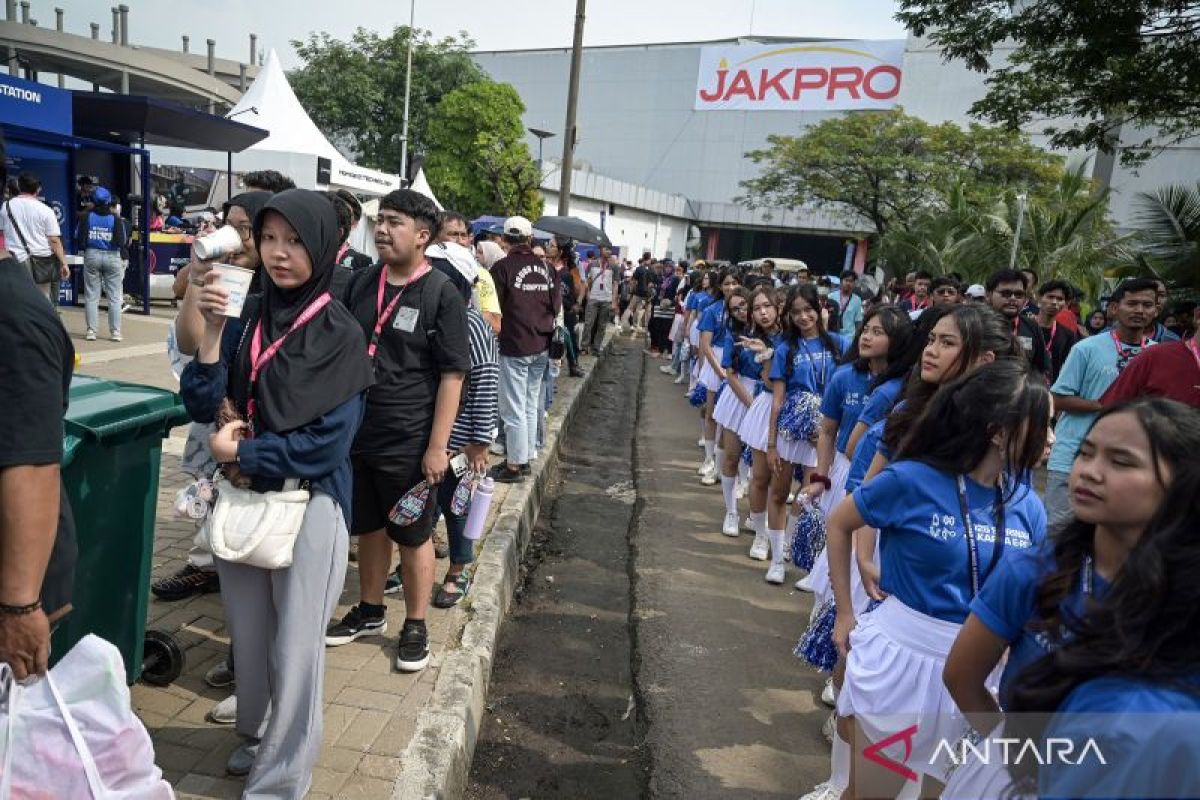 Sensasi balap listrik di JIEC, ribuan penonton saksikan Formula E ...