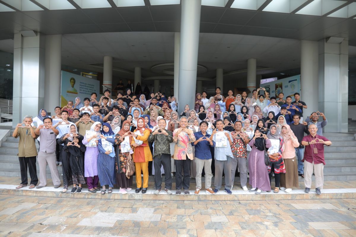 UMS distribusikan 83 beasiswa untuk generasi emas Indonesia - ANTARA ...