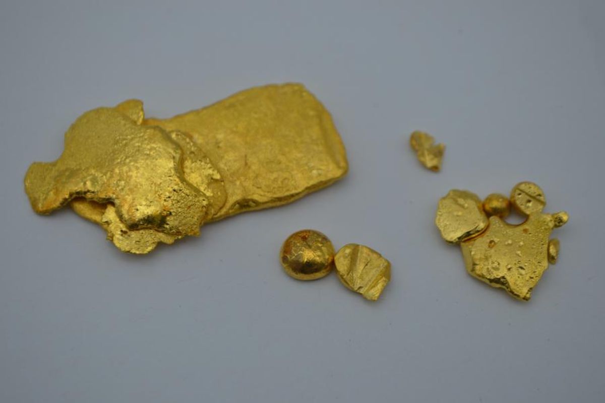 Ilmuwan Australia kembangkan ekstraksi emas dari limbah elektronik ...