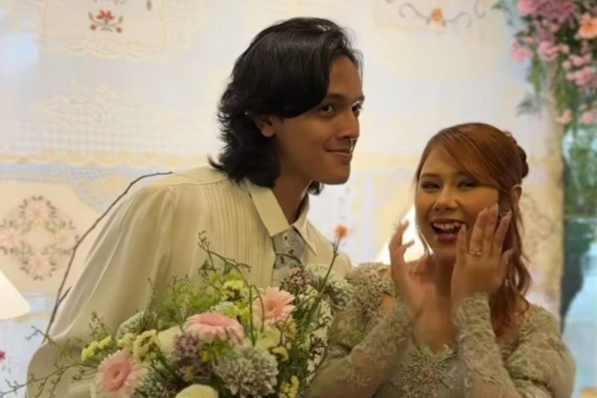 Nadin Amizah dan Faishal Tanjung resmi bertunangan - ANTARA News