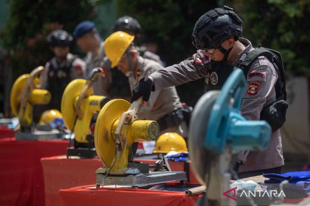 Polda Sumsel musnahkan barang bukti senjata api rakitan - ANTARA News