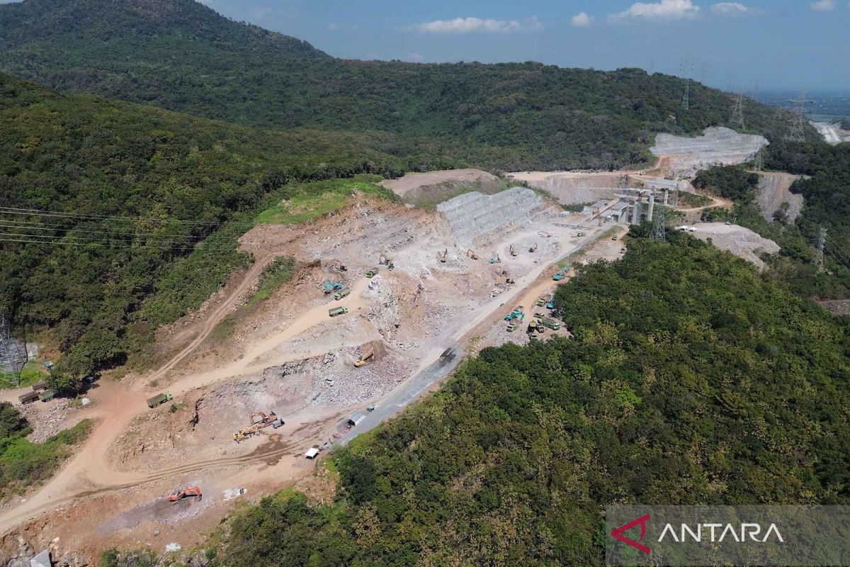 Progres pembangunan Tol Probolinggo-Banyuwangi Paket 3 telah capai 89 ...