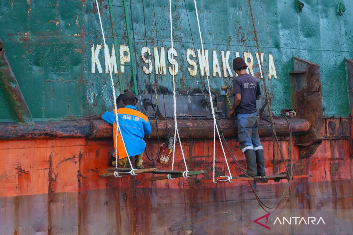 Cegah insiden Selat Bali berulang, sejumlah kapal penyeberangan Ketapang-Gilimanuk masuk dok ...