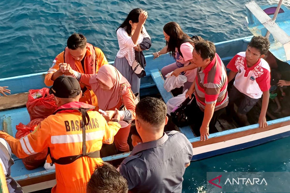 Kapal Motor Barcelona 5 terbakar di perairan Sulut - ANTARA News