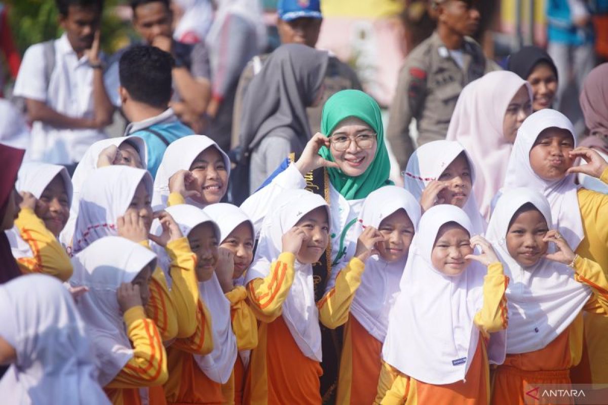 Ratusan siswa siswi di Batang Hari peringati hari anak Nasional tahun 2025. - ANTARA News Jambi