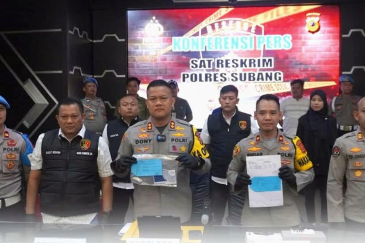 Polres Subang ungkap kasus penggelapan uang kerohiman pedagang nanas - ANTARA News Megapolitan