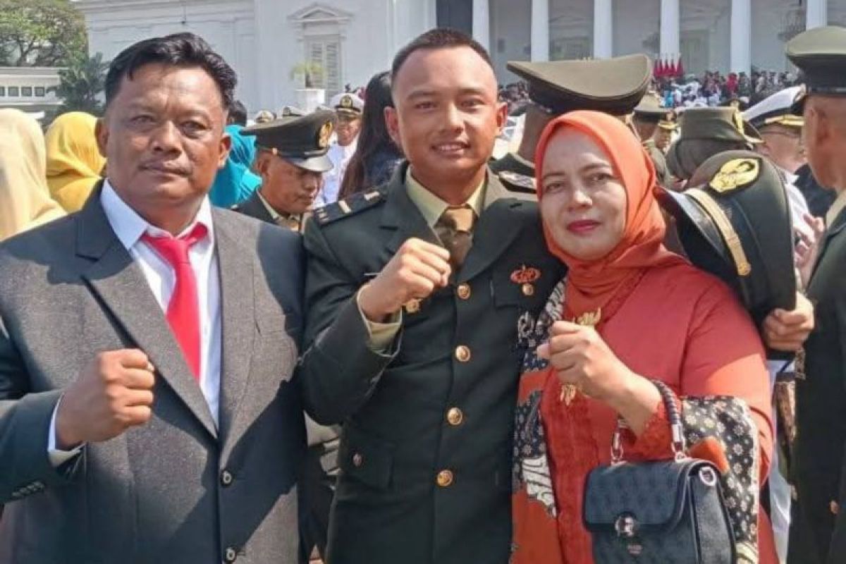 Putra Kades Perkebunan Hanna dilantik Jadi perwira TNI AD di Istana ...