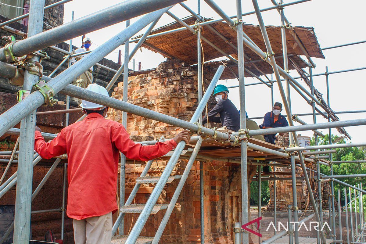 Tim arkeolog pugar Menara Bata kuno di Taman Angkor, Kamboja - ANTARA News