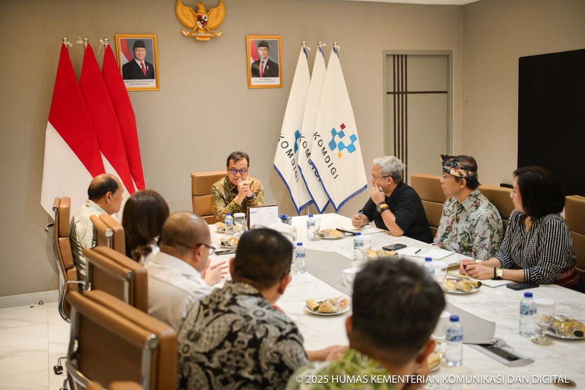 Wamenkomdigi bersama praktisi bahas arah kebijakan digital nasional - ANTARA News