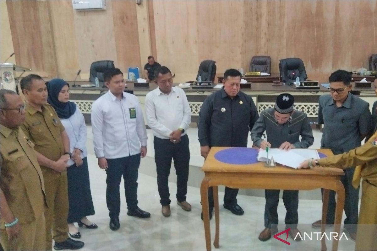 DPRD Mukomuko setujui Raperda Perubahan APBD 2025 jadi Perda - ANTARA News Bengkulu