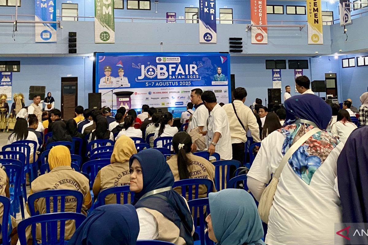 5.523 pencari kerja ramaikan bursa kerja Disnaker Batam - ANTARA News Kepri