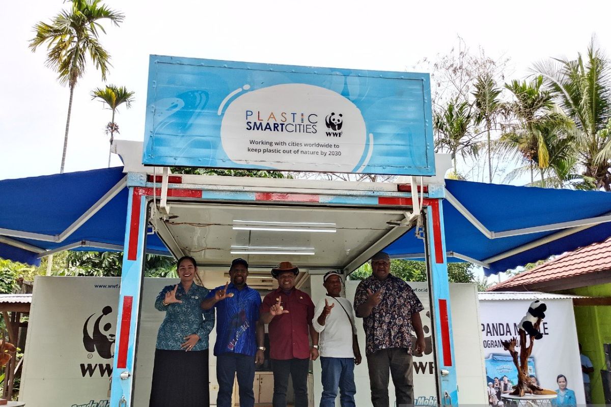 WWF Indonesia: Mobil panda mendukung edukasi lingkungan di Jayapura ...