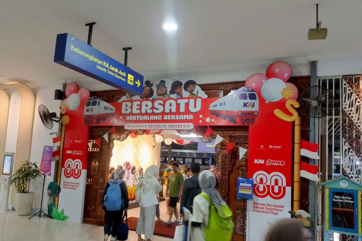 Sebanyak 20 ribuan penumpang KA tiba di Daop 6 pada momen Peringatan ...