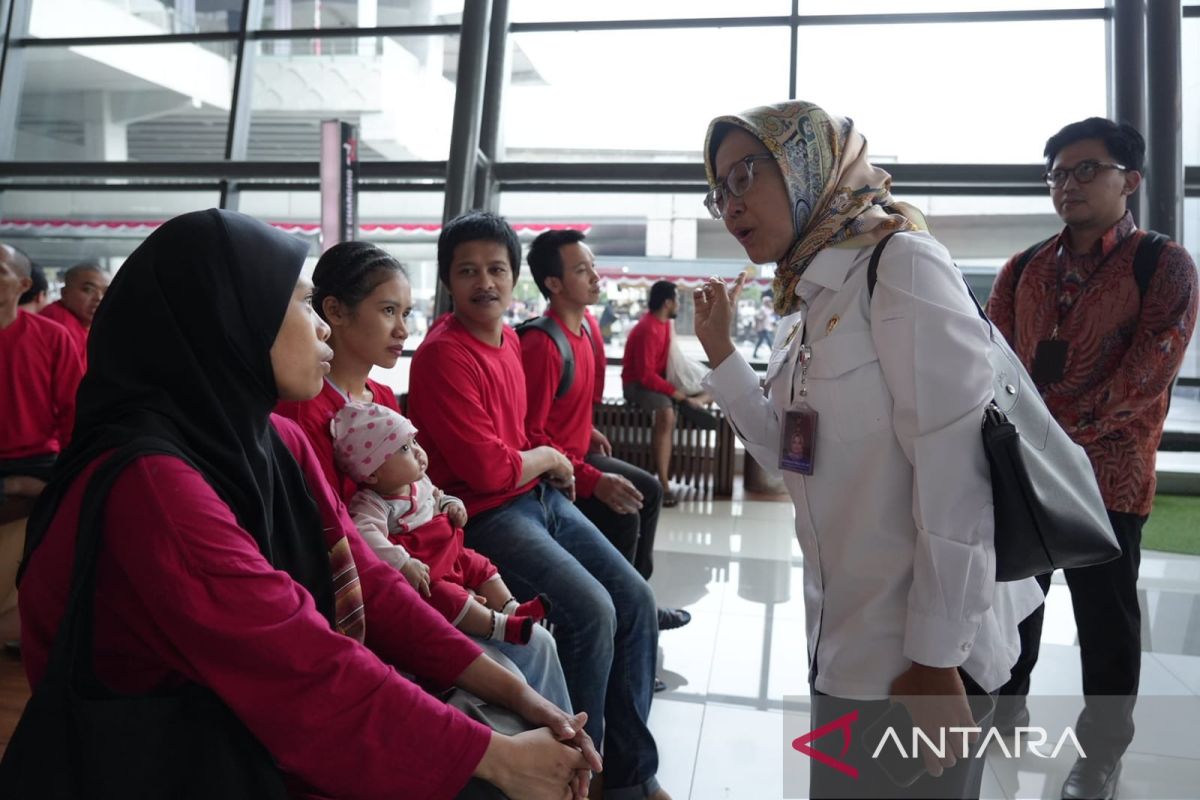 Kemenko Polkam pulangkan 264 PMIB dari Malaysia - ANTARA News