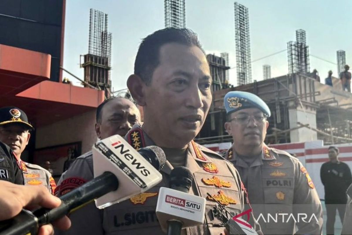 Demo ricuh, Kapolri sebut ikuti bukti saat ditanya andil Riza Chalid - ANTARA News