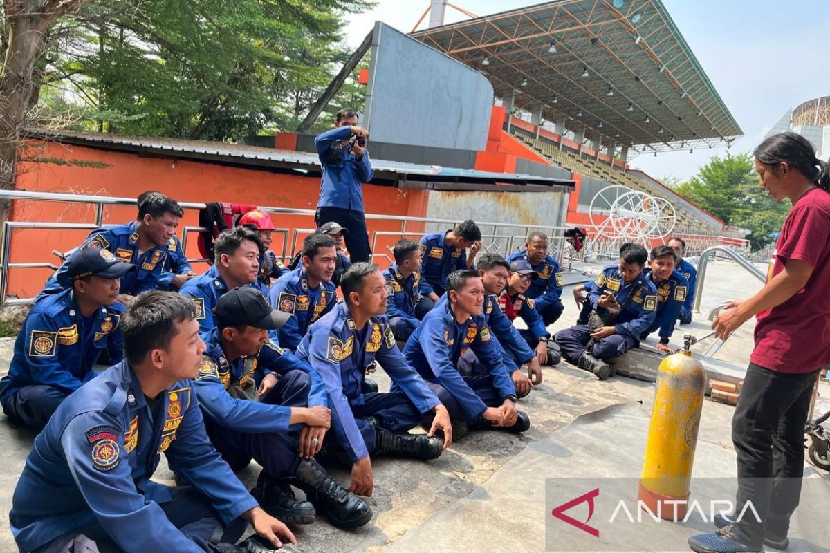 Damkar Bekasi tangani 235 kasus penyelamatan selama 2025 - ANTARA News Megapolitan