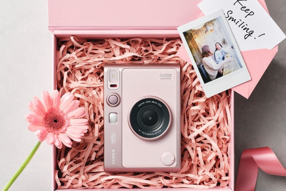 Fujifilm hadirkan instax mini GENTLE ROSE untuk pasar Indonesia ...