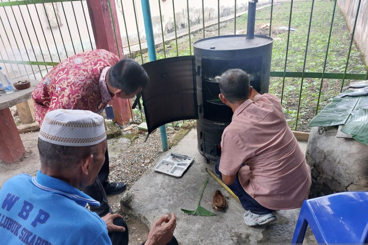 Rutan Lubuk Sikaping dorong UMKM berkelanjutan lewat pembuatan ikan ...