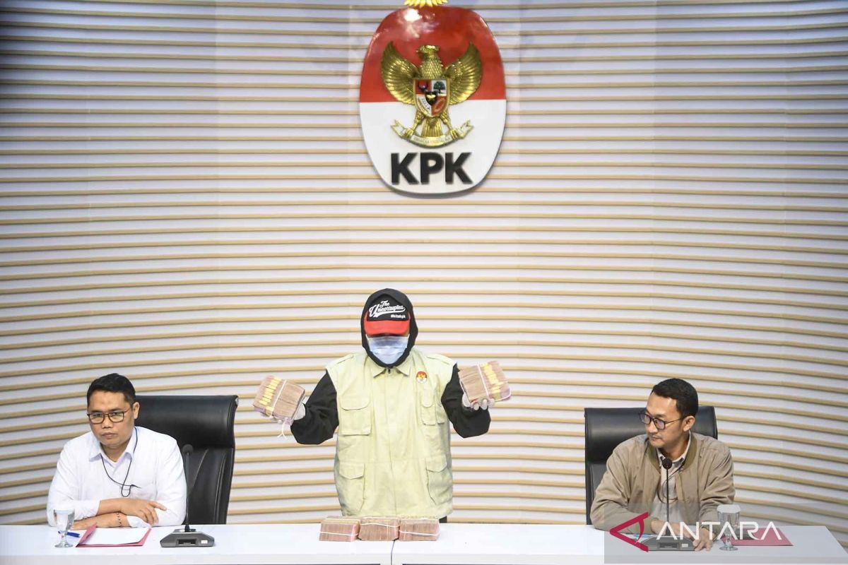 KPK tahan Bupati Ponorogo Sugiri Sancoko pada OTT terkait kasus suap jabatan - ANTARA News