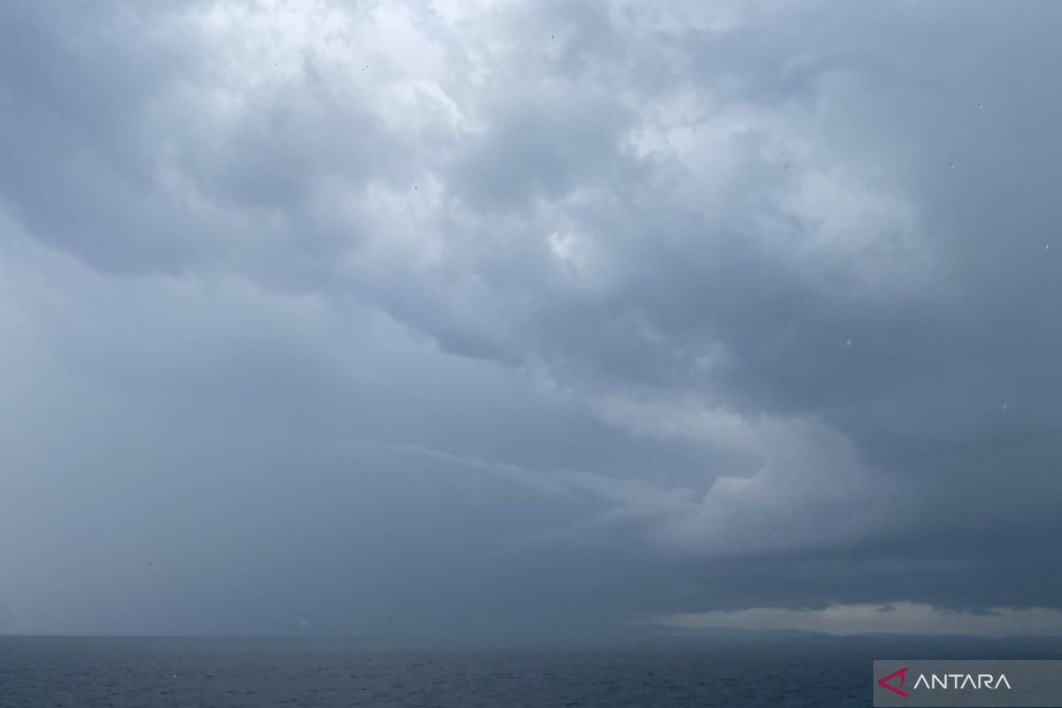 BMKG imbau warga waspada angin kencang ketika melaut pada siang dan ...