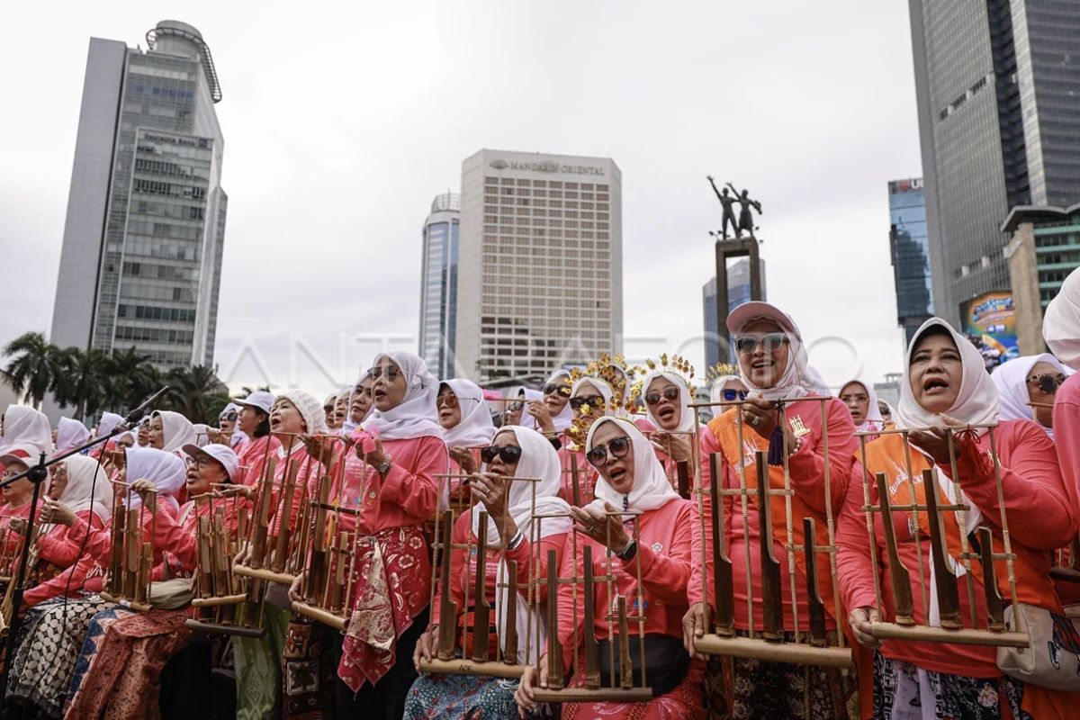 Rayakan Hari Angklung, DKI akan gelar "World Angklung Festival 2025 ...