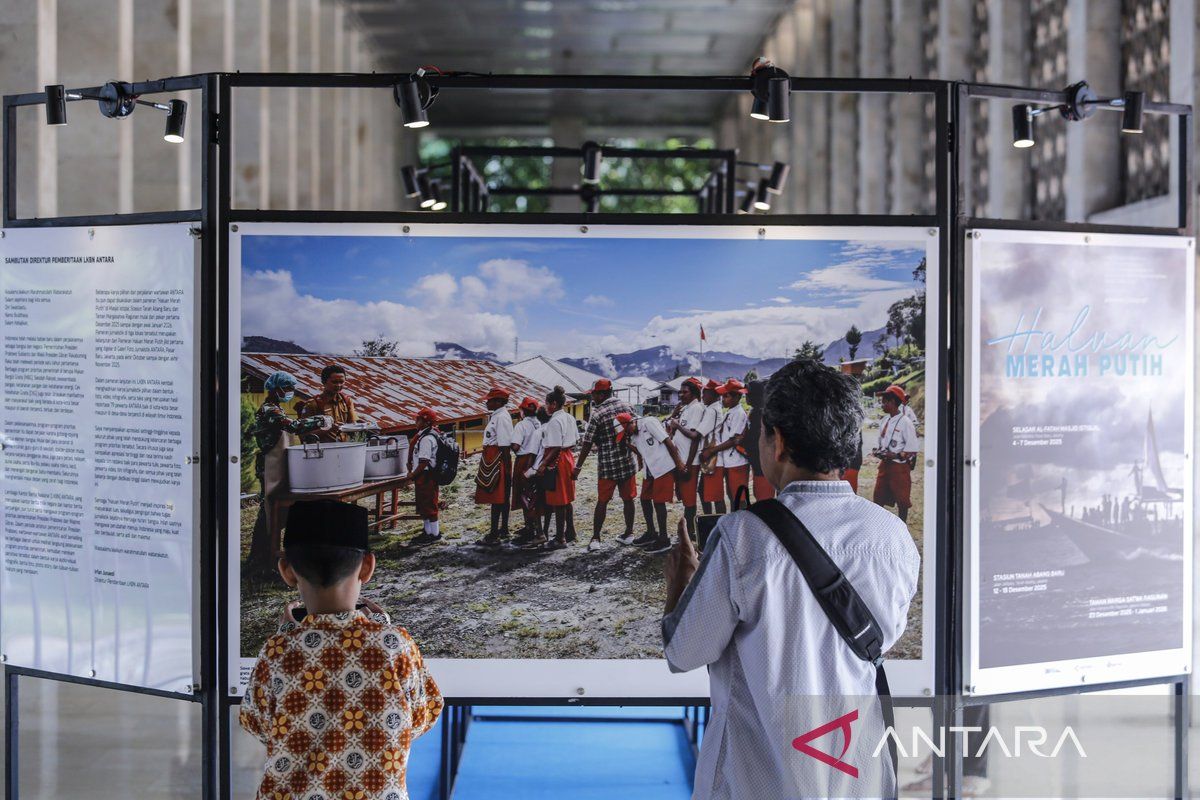 Pameran Haluan Merah Putih di Masjid Istiqlal tampilkan karya ...
