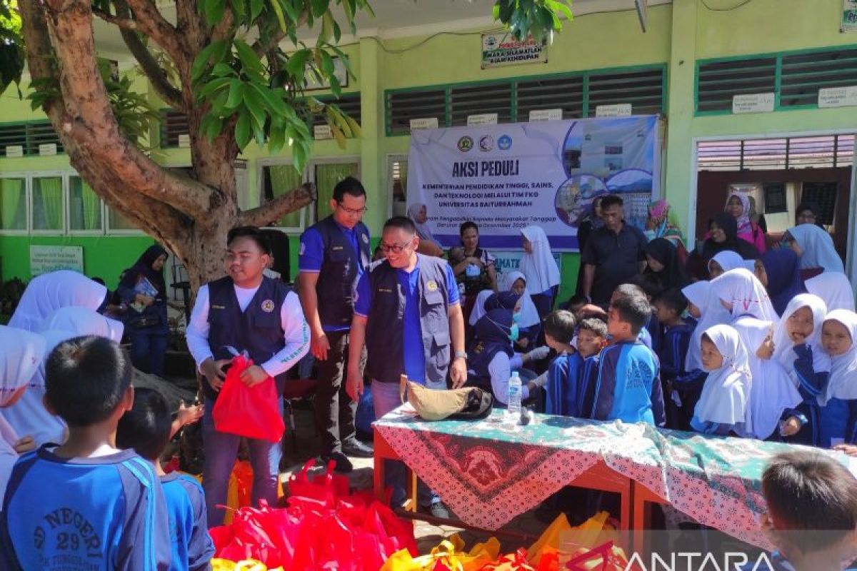 PkM FKG Unbrah, intervensi kesehatan gigi dan mulut terpadu di zona ...
