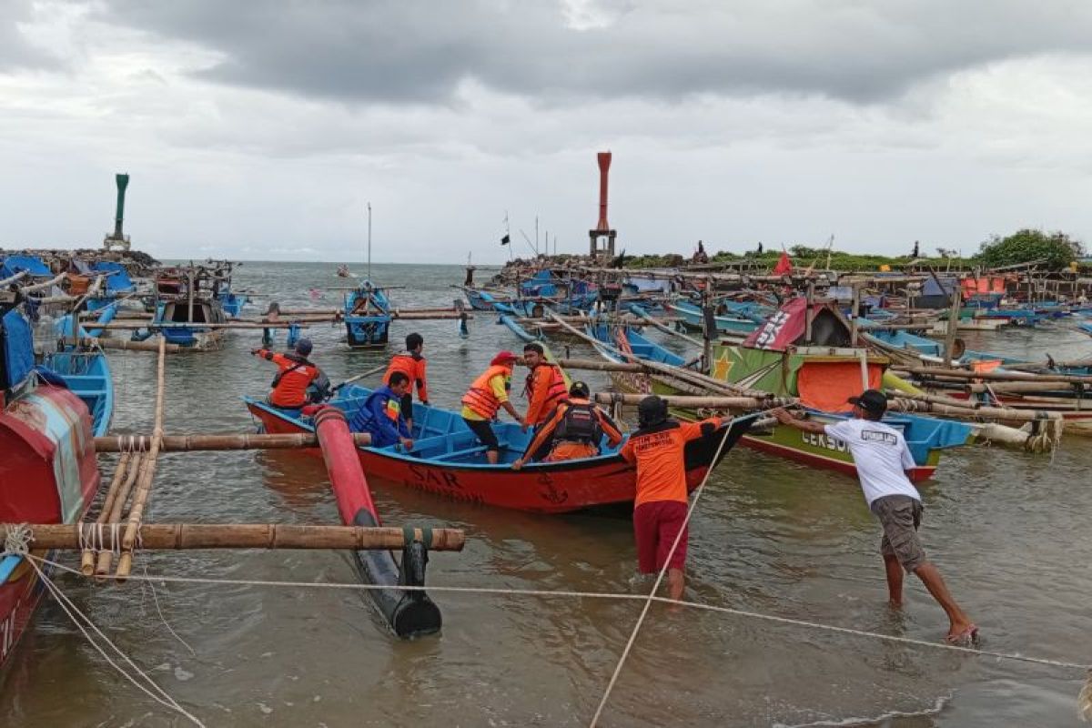 Tagana sebut pantai di Tasikmalaya punya potensi bahaya bagi wisatawan ...