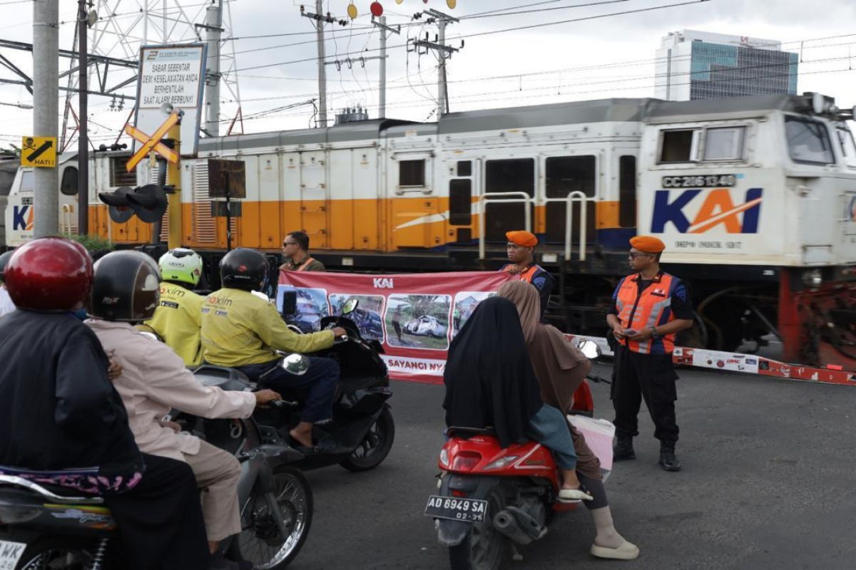 Daop 6 Yogyakarta imbau masyarakat menjaga keselamatan di perlintasan ...