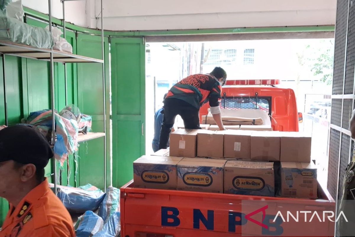 Dinsos Kota Bandung kirim bantuan bagi korban longsor Cisarua - ANTARA News