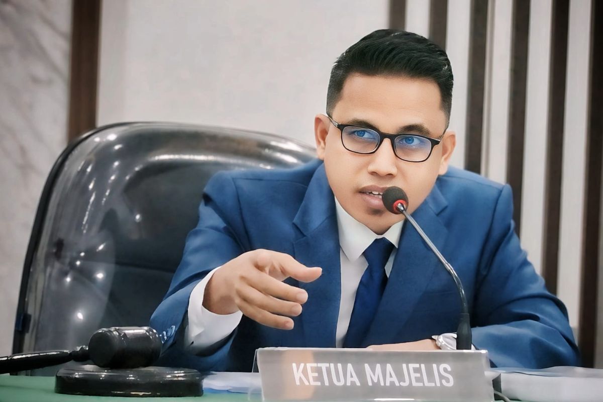 Musfi Yendra Mundur, Idham Fadhli Jabat Ketua Komisi Informasi Sumbar ...