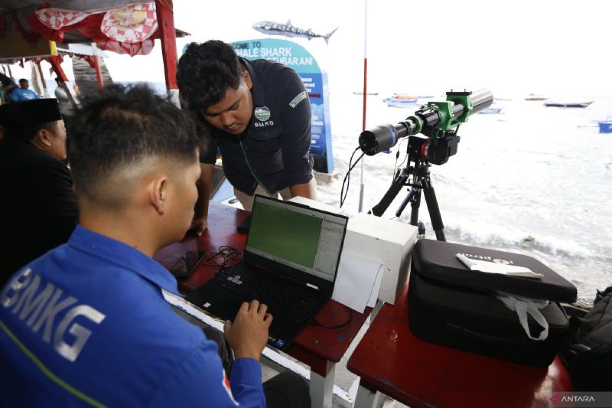 BMKG dan Kemenag Pantau Hilal di Pantai Botubarani - ANTARA News Gorontalo