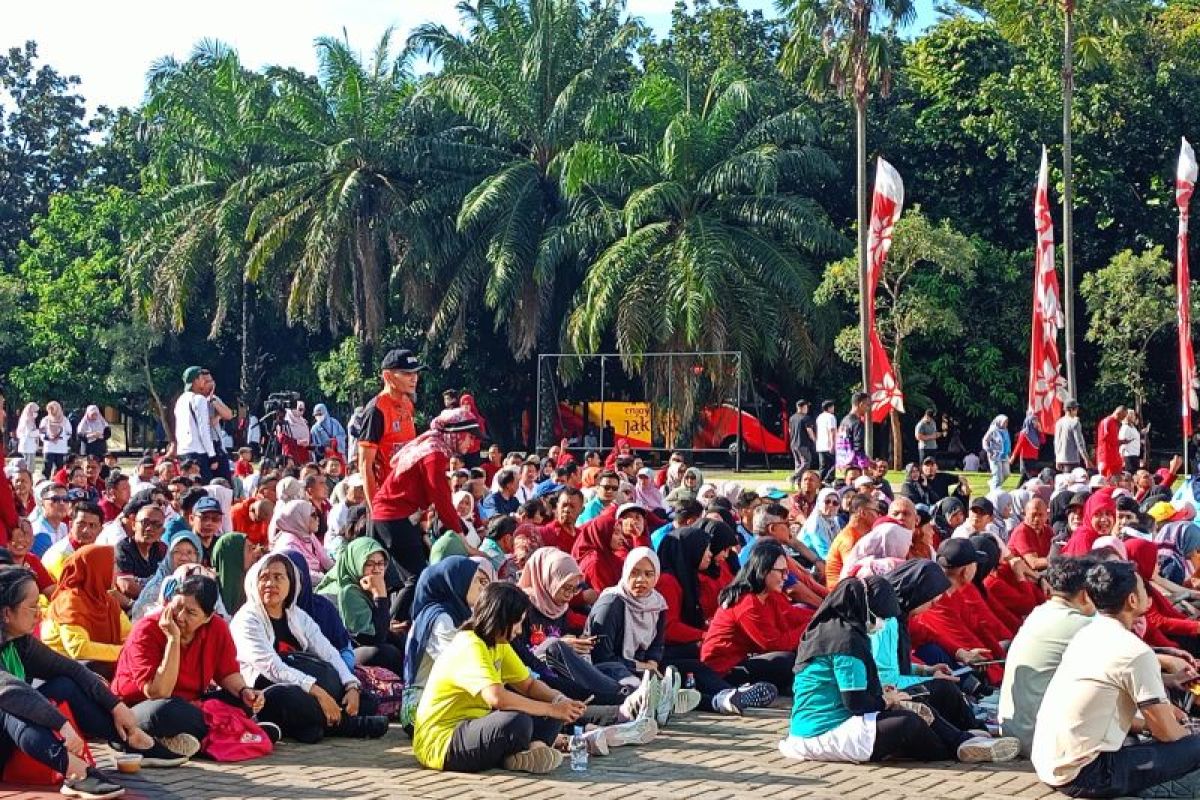 Pemkot Jaktim tetap gelar senam sehat meski ada pemberlakuan WFH ...