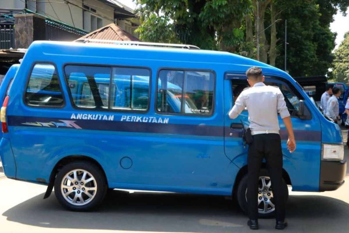 Dedie Rachim usulkan moratorium angkot kabupaten ke Dishub Jabar ...
