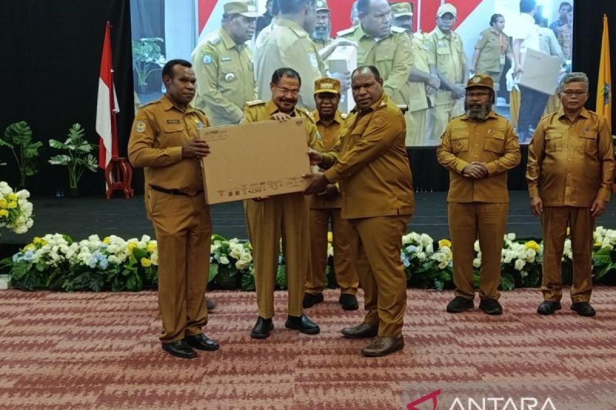 Pemprov Papua Pegunungan salurkan fasilitas internet ke pemda delapan ...