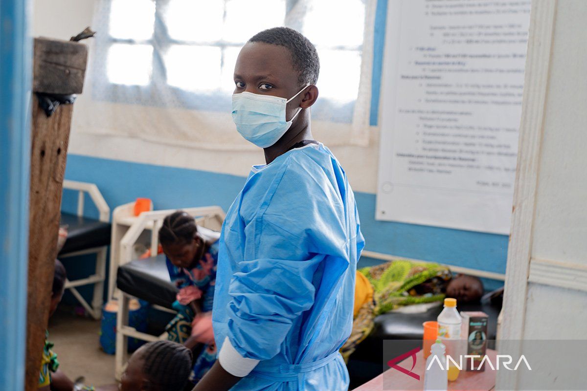 Africa CDC ingatkan 10 negara berisiko terkena wabah Ebola - ANTARA ...